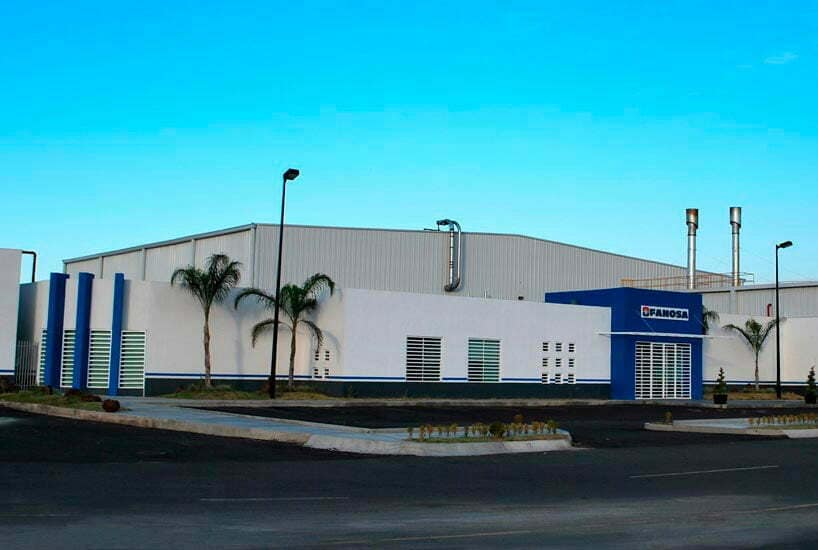 Construcción de Fachadas y Remodelación - Primer Plano