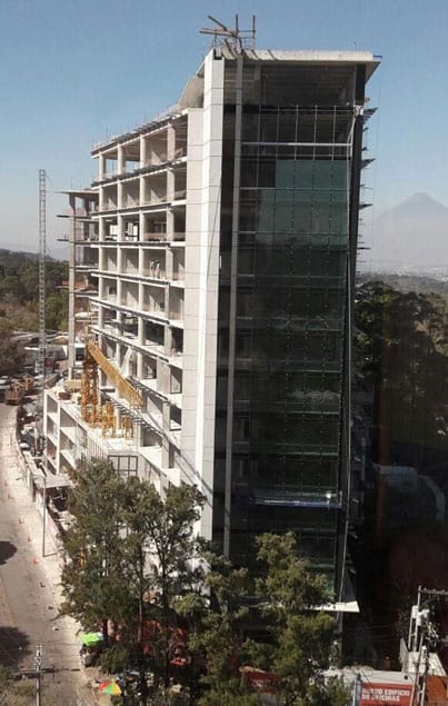 Construcción de Fachadas y Remodelación - Primer Plano